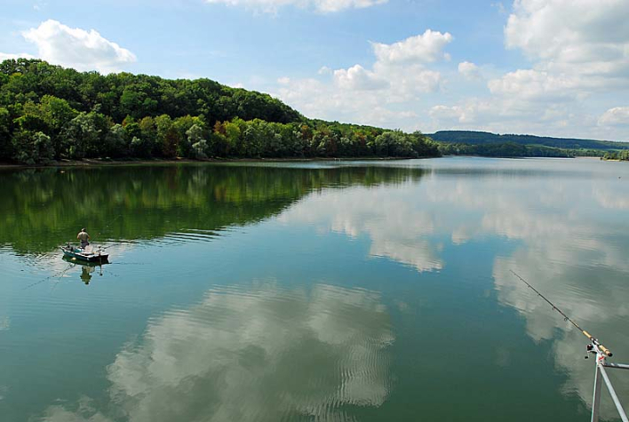 Pêche au Lac de Charmes - CHARMES - Haute-Marne Attractivité